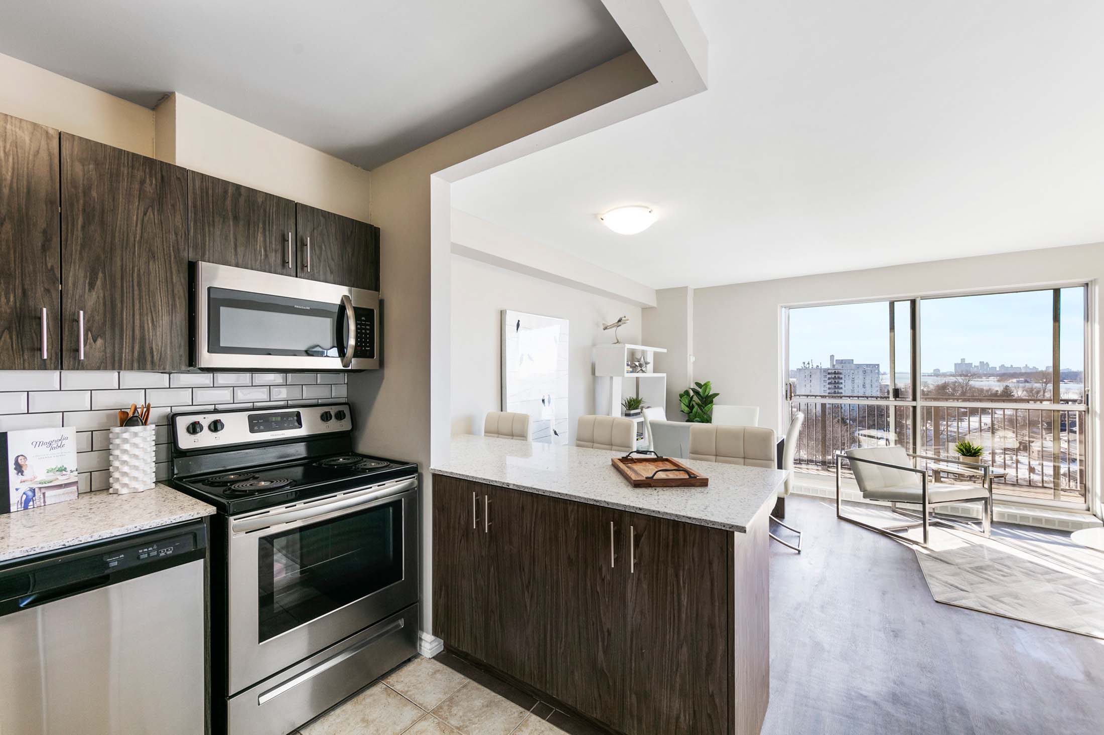 Shoreline Towers | Windsor Apartments | TerraCorp Management