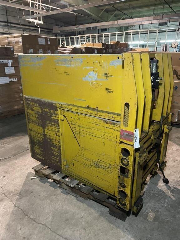 CASCADE FORKLIFT SQUEEZE: STOCK #18726