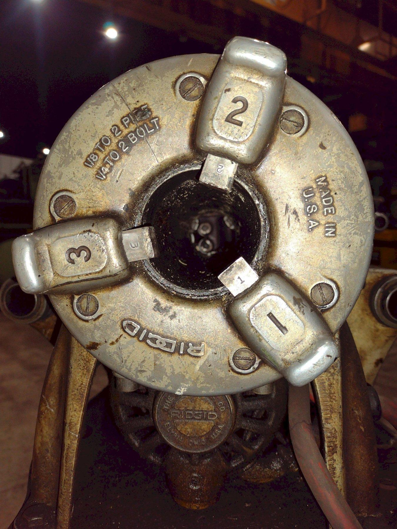 RIDGID 300 PIPE THREADER: STOCK #22347