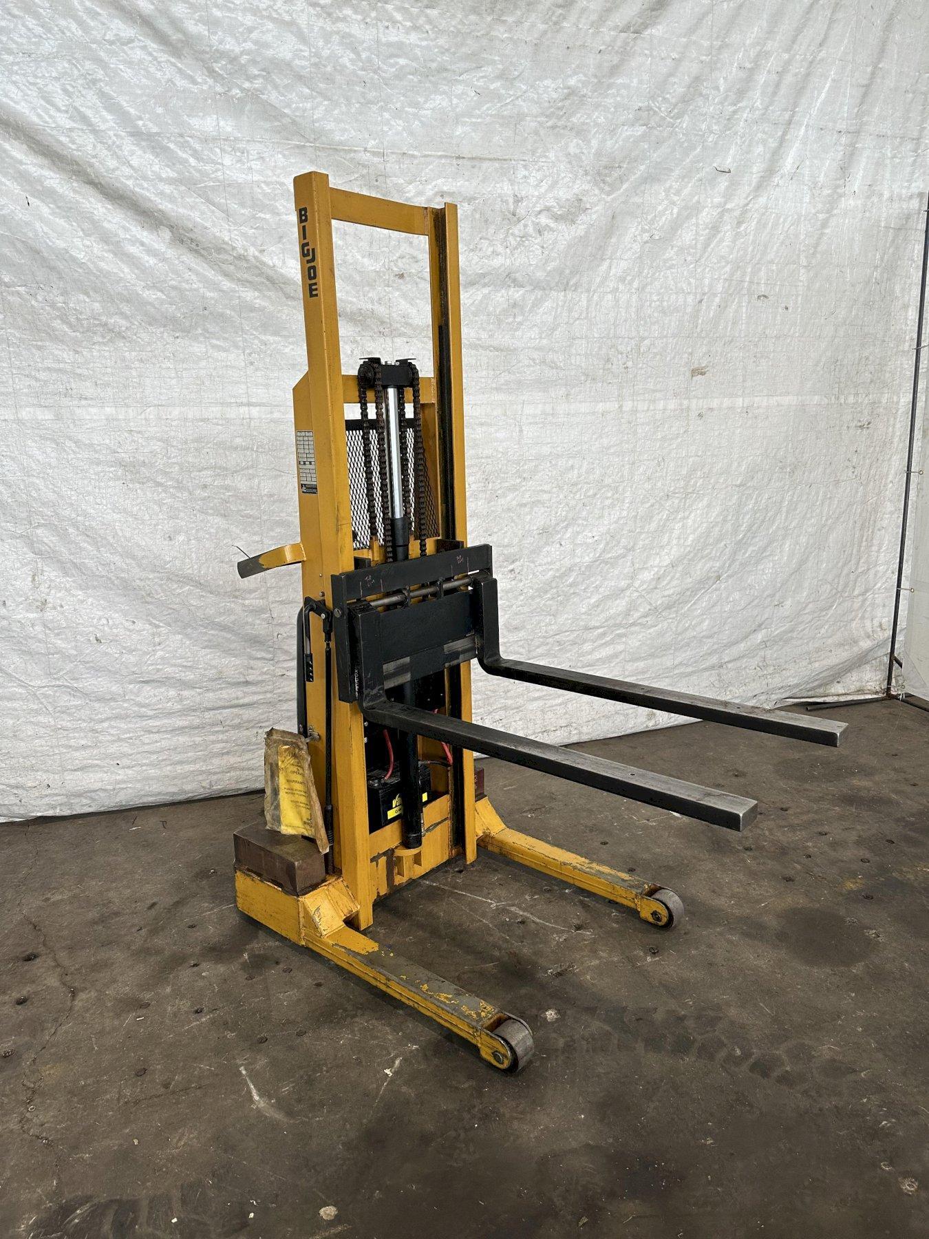 (2004) 2,000 LB BIG JOE 2018-A06 ELECTRIC WALK BEHIND FORKLIFT. STOCK ...