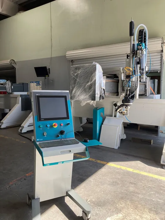 FLOW Mach 200 4020 Pivot Plus - Waterjet Cutters | Machine Hub