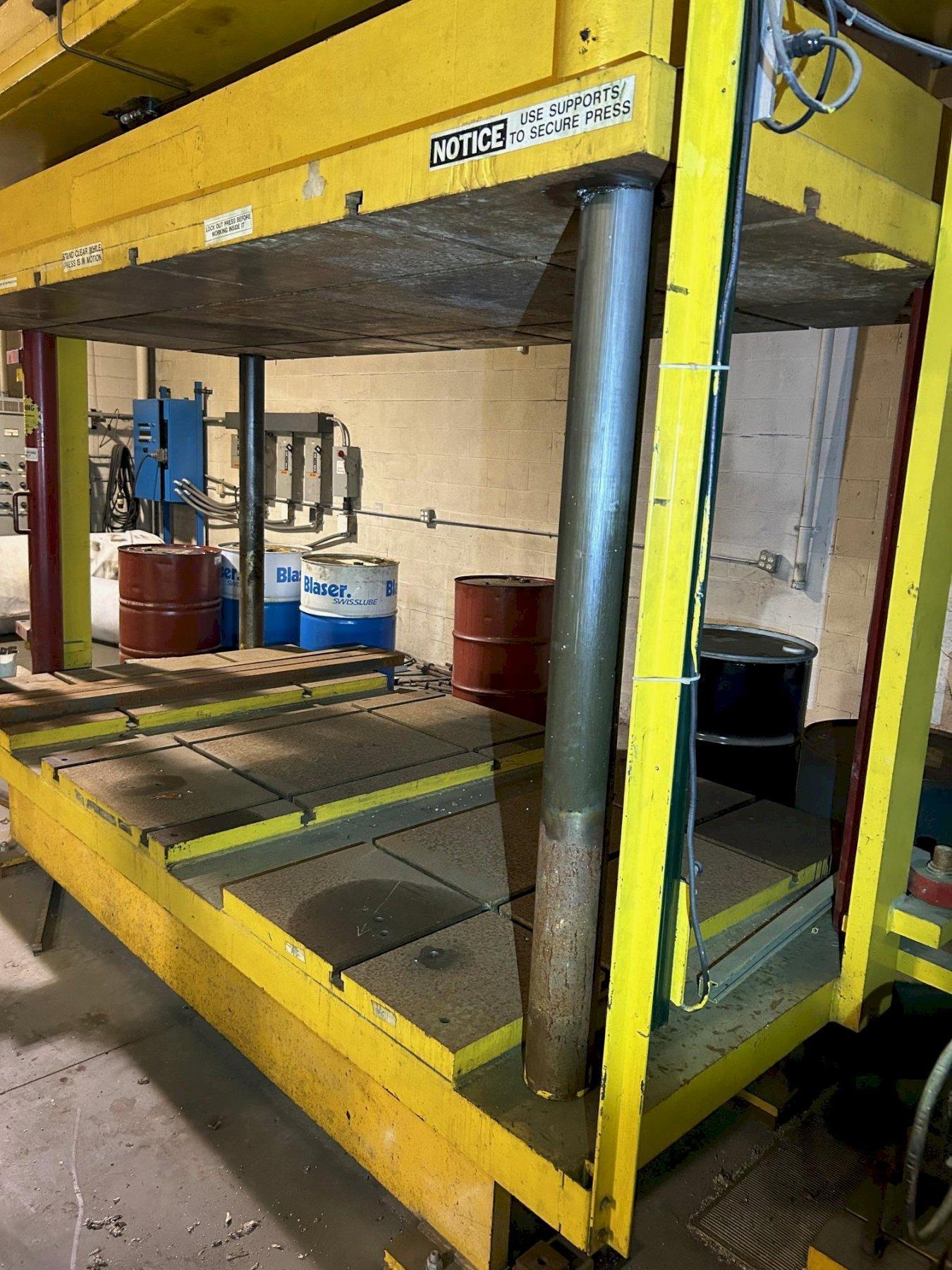225 TON X 120″ X 60″ H&M 4 POST HYDRAULIC PRESS, 36″ STROKE: STOCK #22144