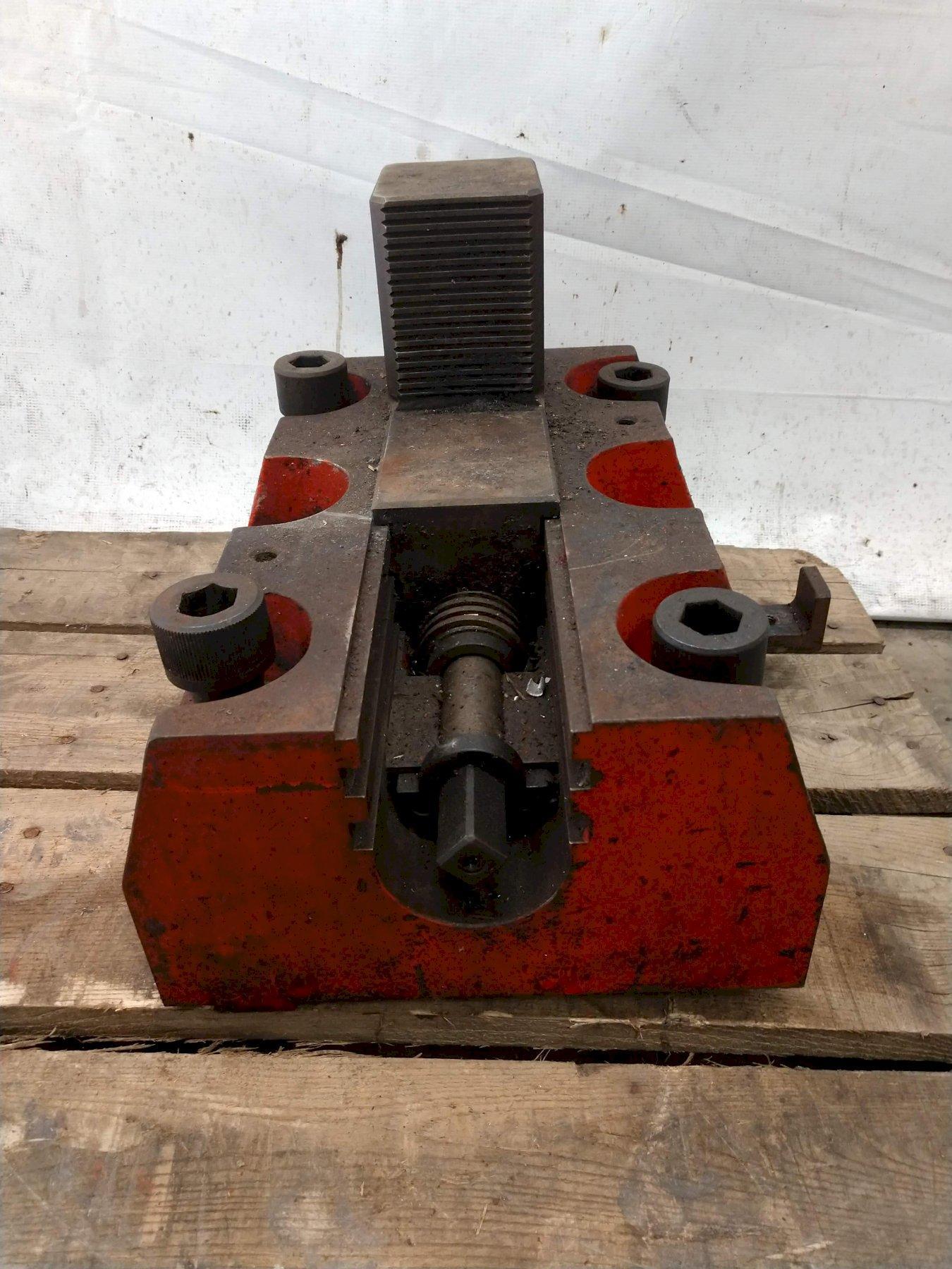 (4) 8″ HEAVY DUTY BORING MILL JAWS: STOCK #13205