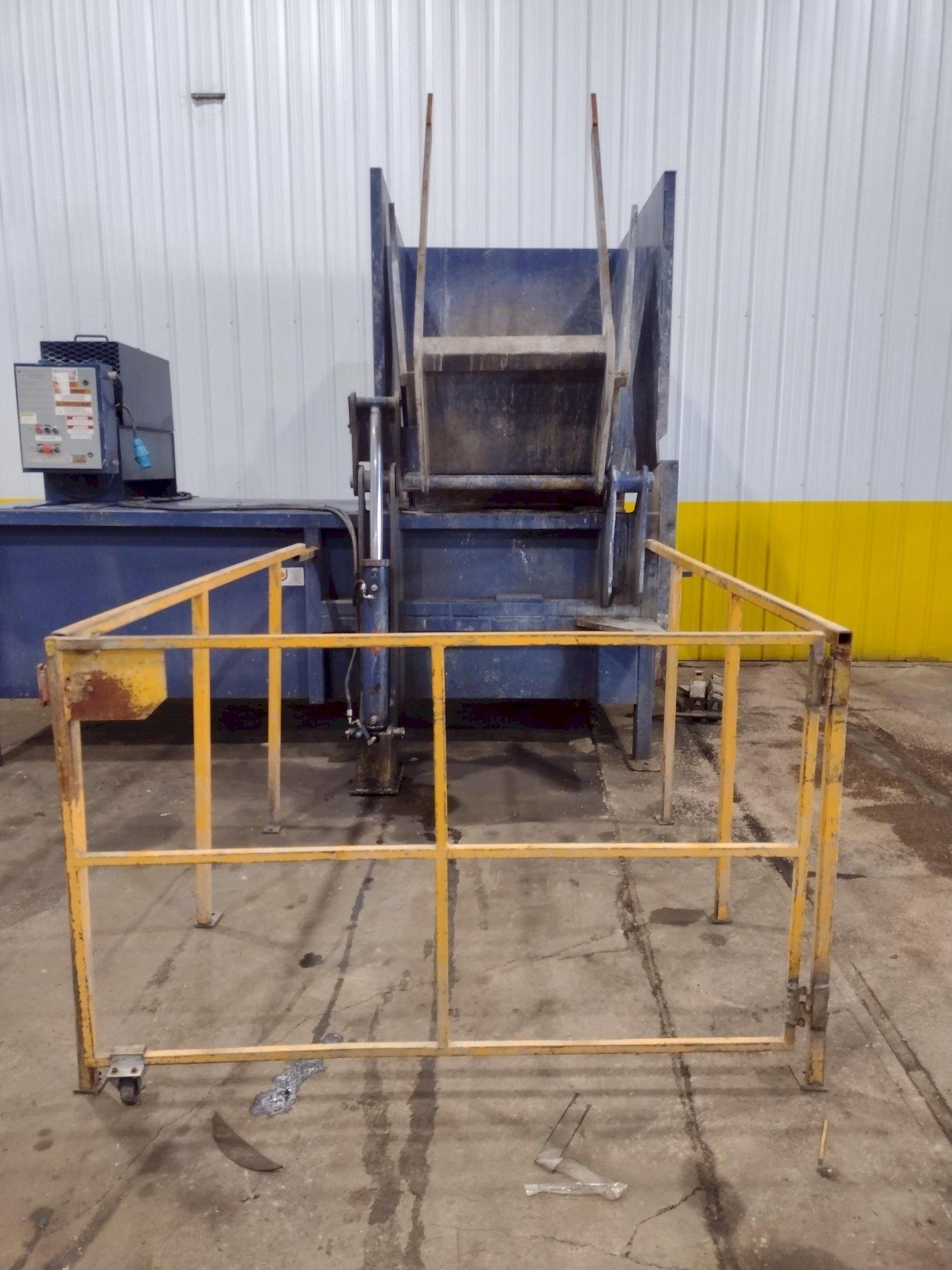 UNIVERSAL COMMERCIAL COMPACTOR AND UTILITY TILT TRUCKS: STOCK #19458