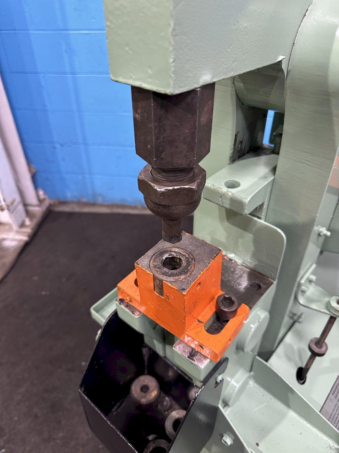 PIRANHA P2 - Ironworkers | Machine Hub