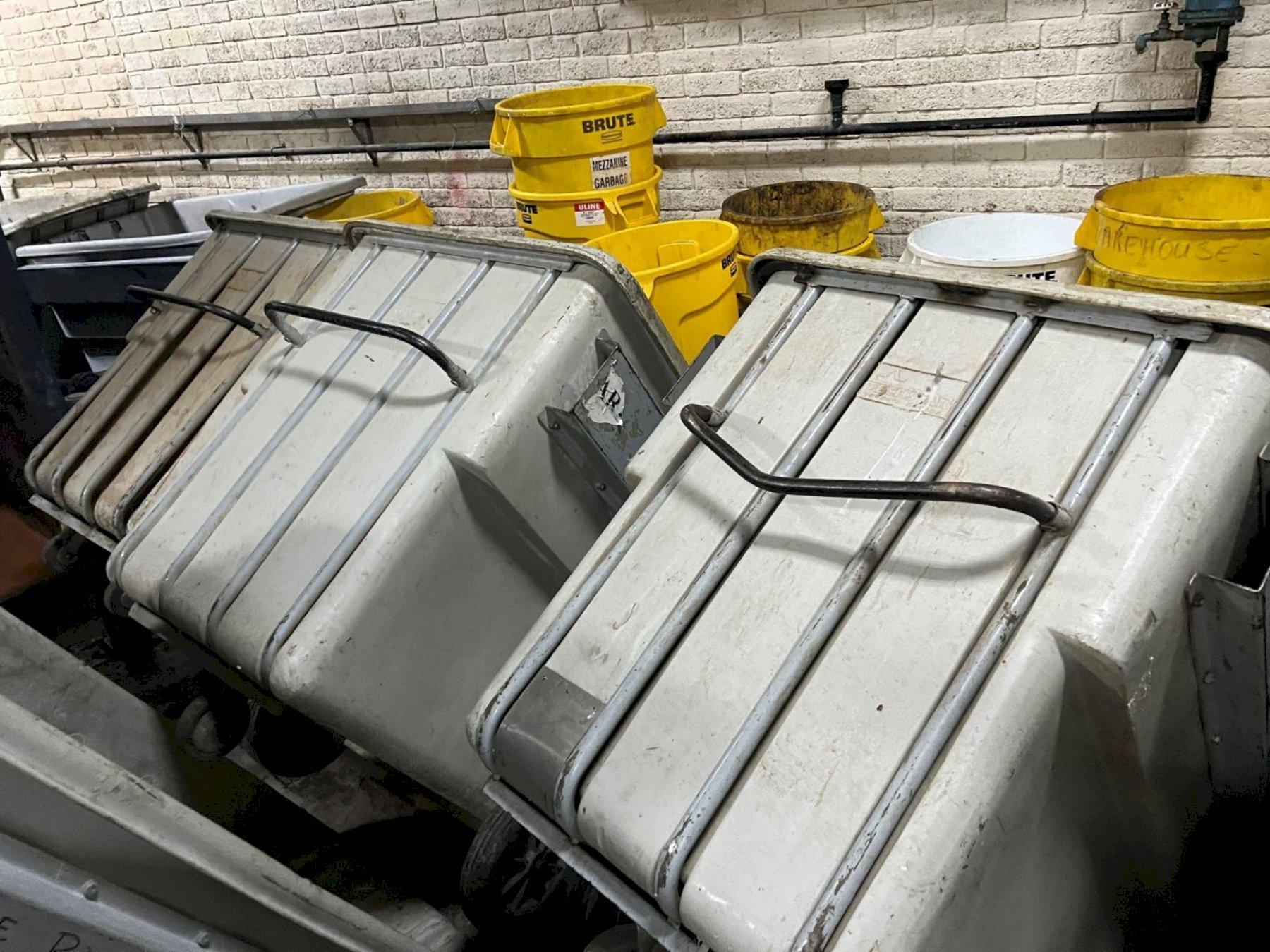 UNIVERSAL COMMERCIAL COMPACTOR AND UTILITY TILT TRUCKS: STOCK #19458