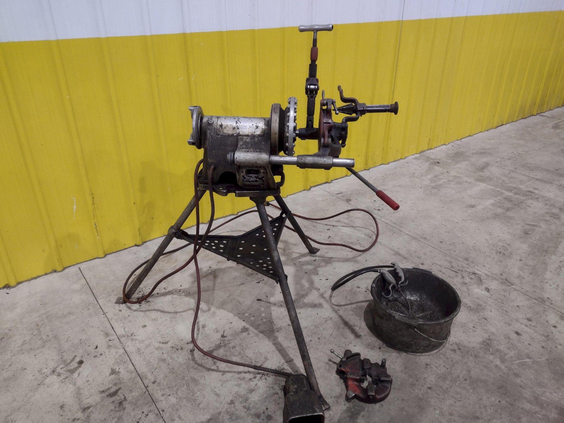 RIDGID 300 PIPE THREADER: STOCK #22347