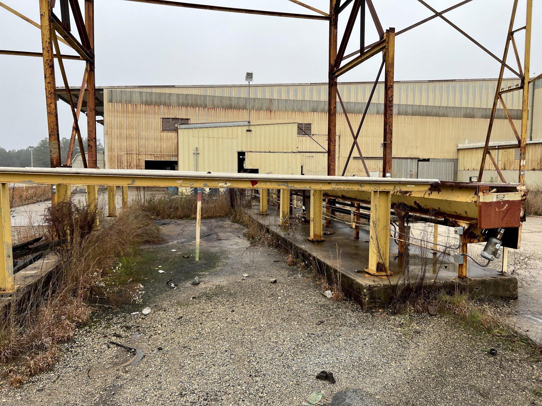 150′ LONG “V-TYPE” POWERED INFEED & OUTFEED CONVEYOR SYSTEM FOR PIPE ...