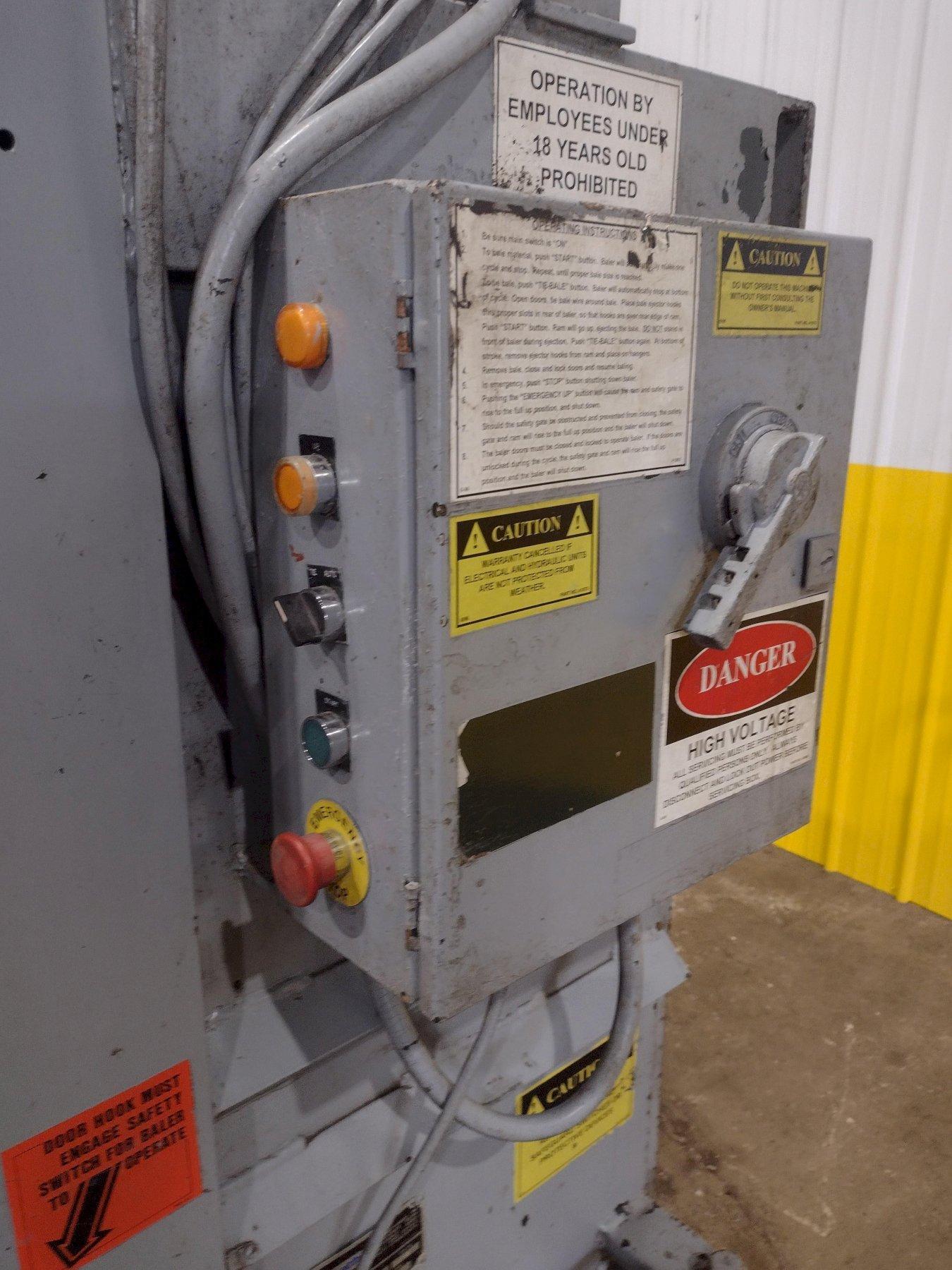 GALBREATH DOWNSTROKE BALER: STOCK #18799