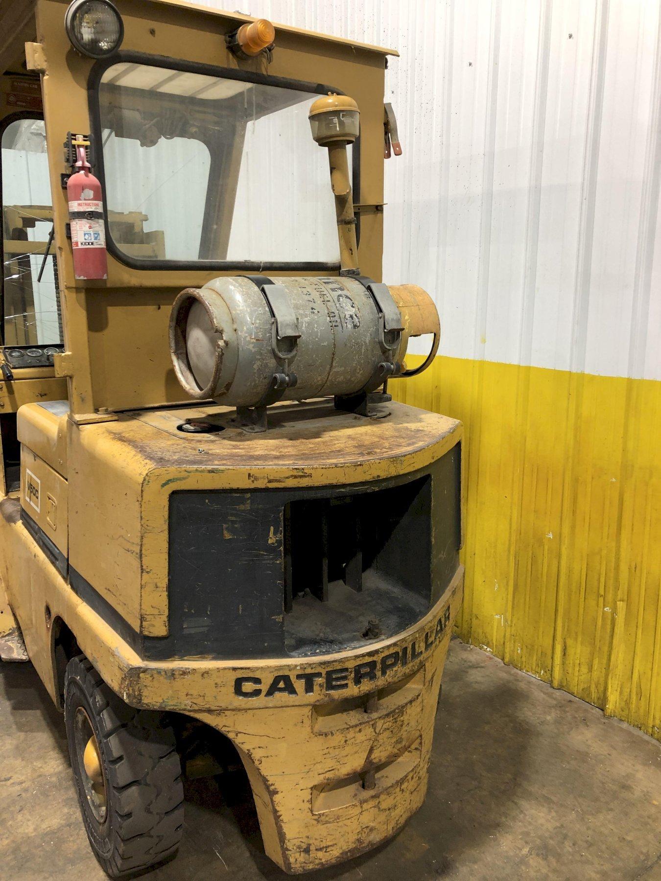 CAT MODEL V50C PROPANE FORKLIFT TRUCK: STOCK 17439