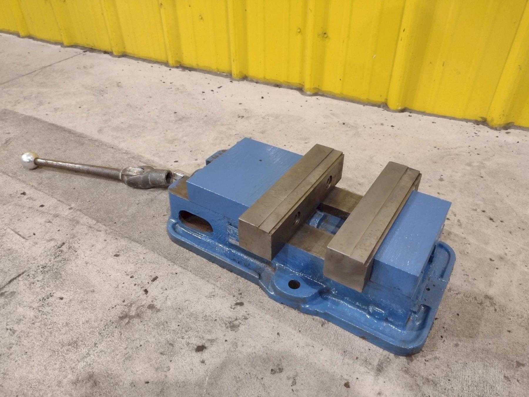 6″ KURT MODEL #D675 VISE: STOCK #22836