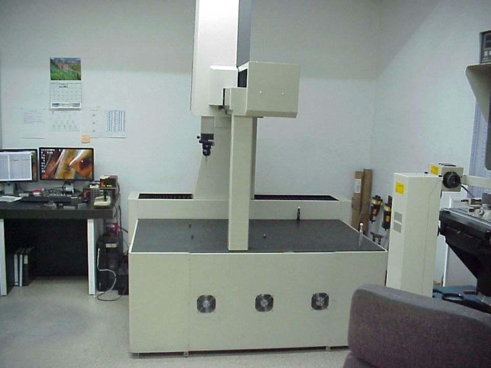 Mitutoyo Bright Apex A710 DCC CMM with: MCOSMOS 3.4 Software, Renishaw ...