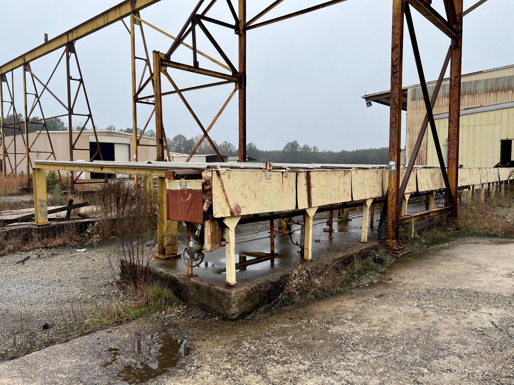 150′ LONG “V-TYPE” POWERED INFEED & OUTFEED CONVEYOR SYSTEM FOR PIPE ...