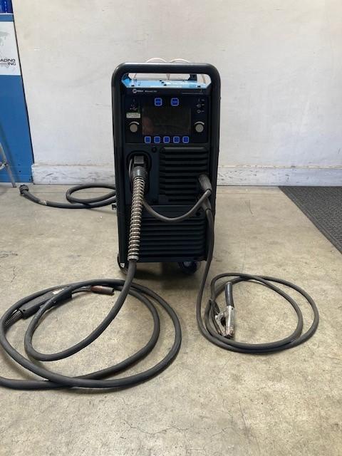 Miller Millermatic 355 MIG/Pulsed MIG Welder equipped with Spool Gun ...