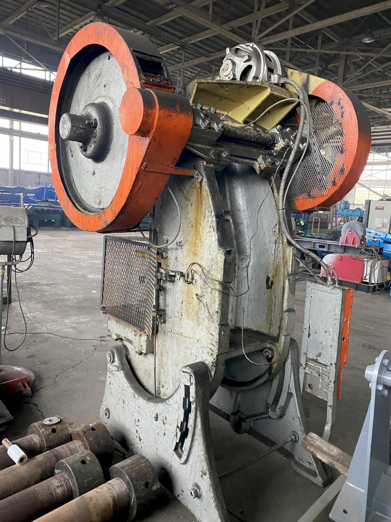 60 Ton OBI Press Air Clutch Bed Size 32″ LR x 28″ FB | G-2000 Inc.