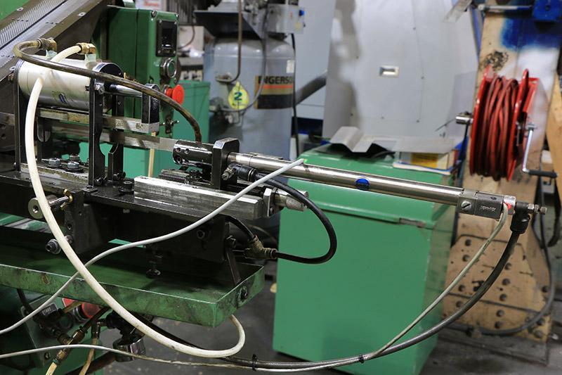 ROYAL MASTER MODEL TG12X4 CENTERLESS GRINDER WITH AUTOMATIC CYCLE ...