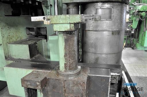 SNK RB-2N CNC Bridge Type Vertical Machining Center | Lee Stevens Machinery