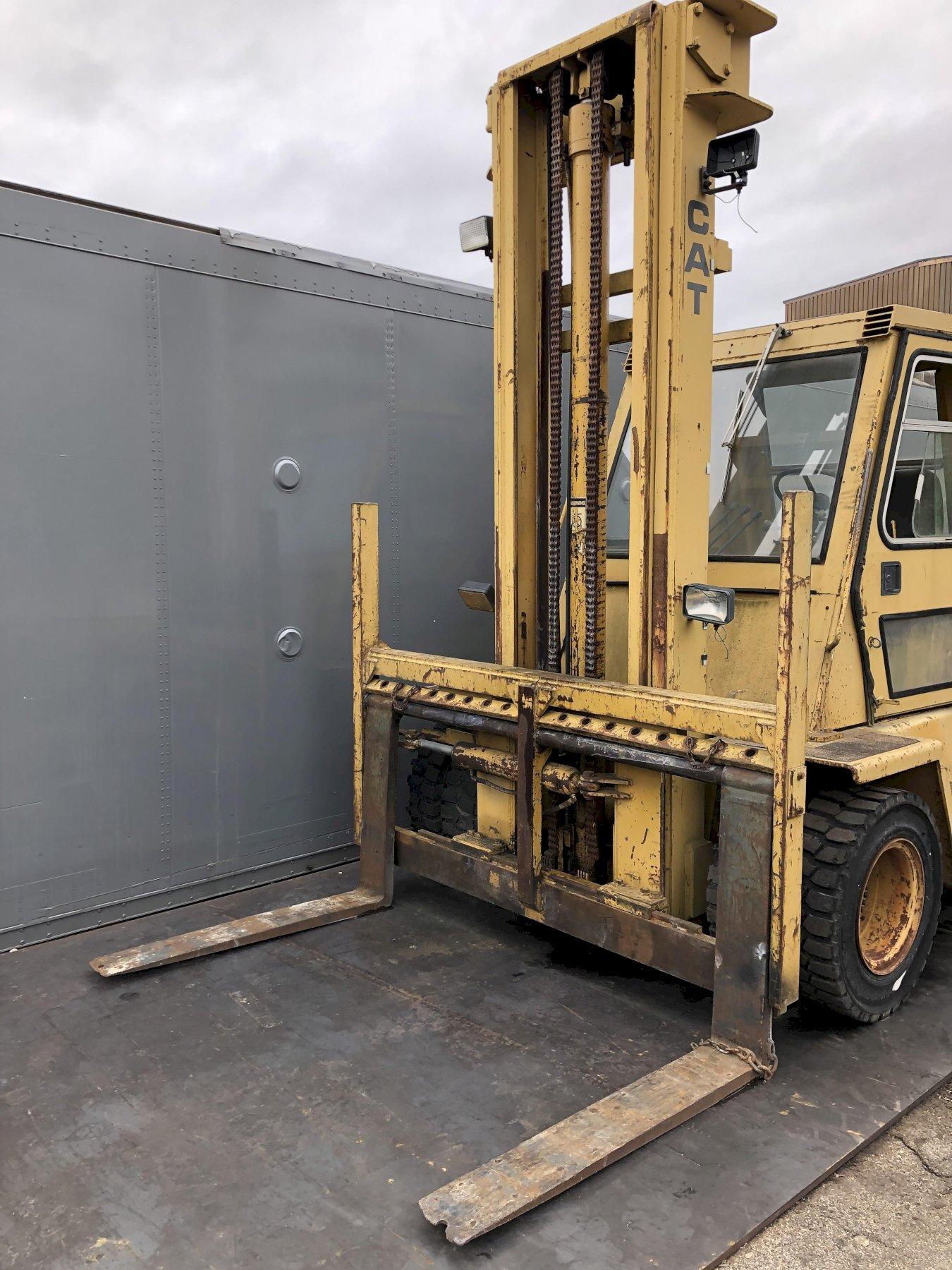 15,000 LBS CAT MODEL V150 ENCLOSED CAB DIESEL FORKLIFT: STOCK #16933