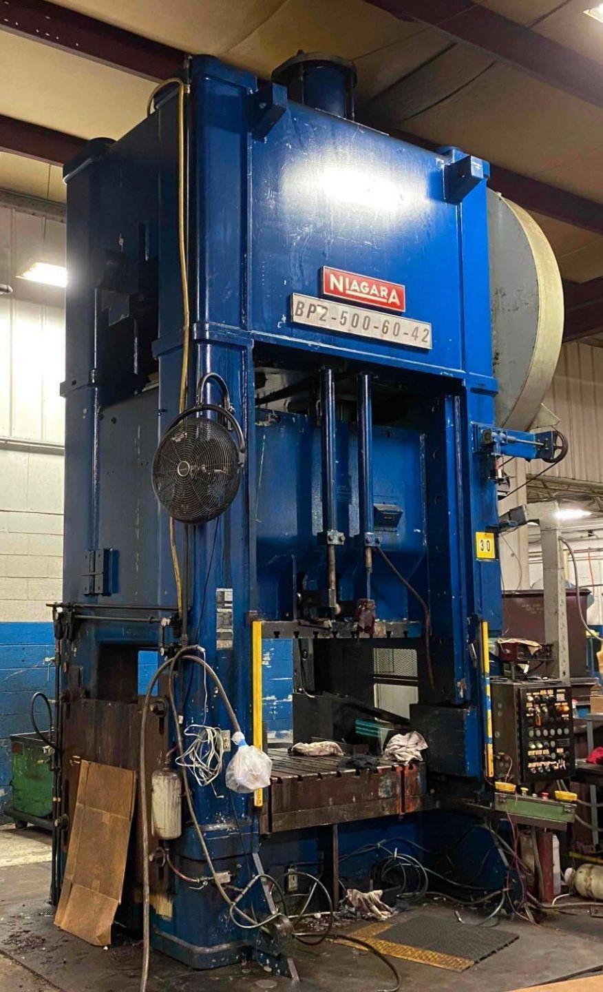 500 TON NIAGARA BP2-500-60-42 STRAIGHT SIDE PRESS. STOCK # 0100123 | G ...