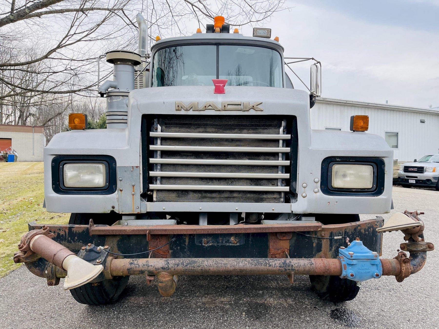 Mack RD688S Water Truck with Dolphin 4000 Gallon Tank and Berkeley Pump ...