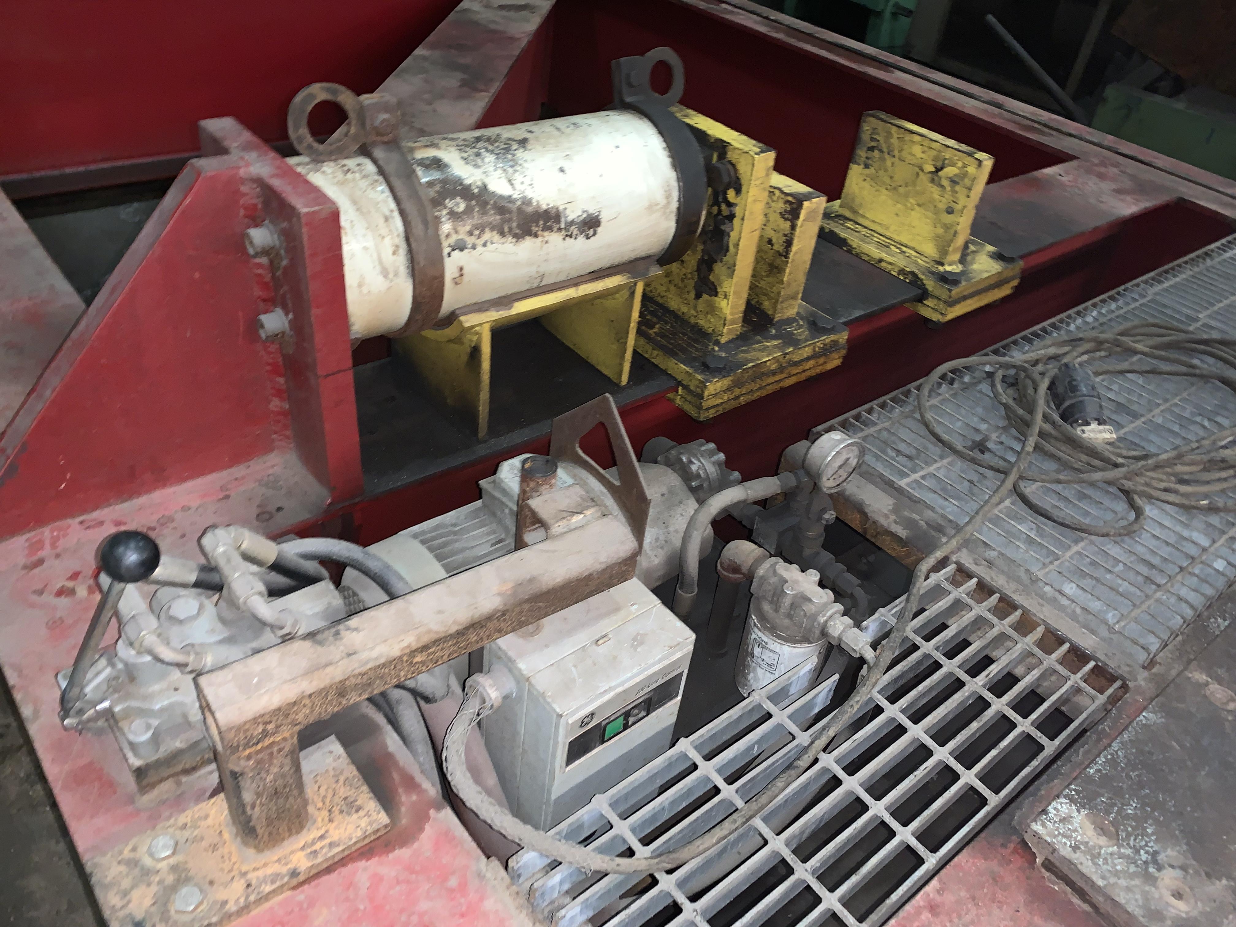 500 TON BEAM CAMBERING MACHINE: STOCK #10174