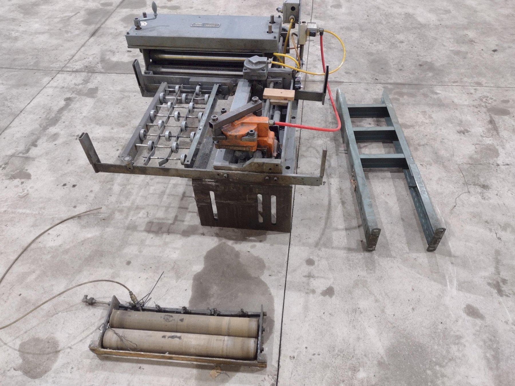 COE JAYBIRD MODEL #CF-200 PNEUMATIC FEEDER/STRAIGHTENER: STOCK #20782