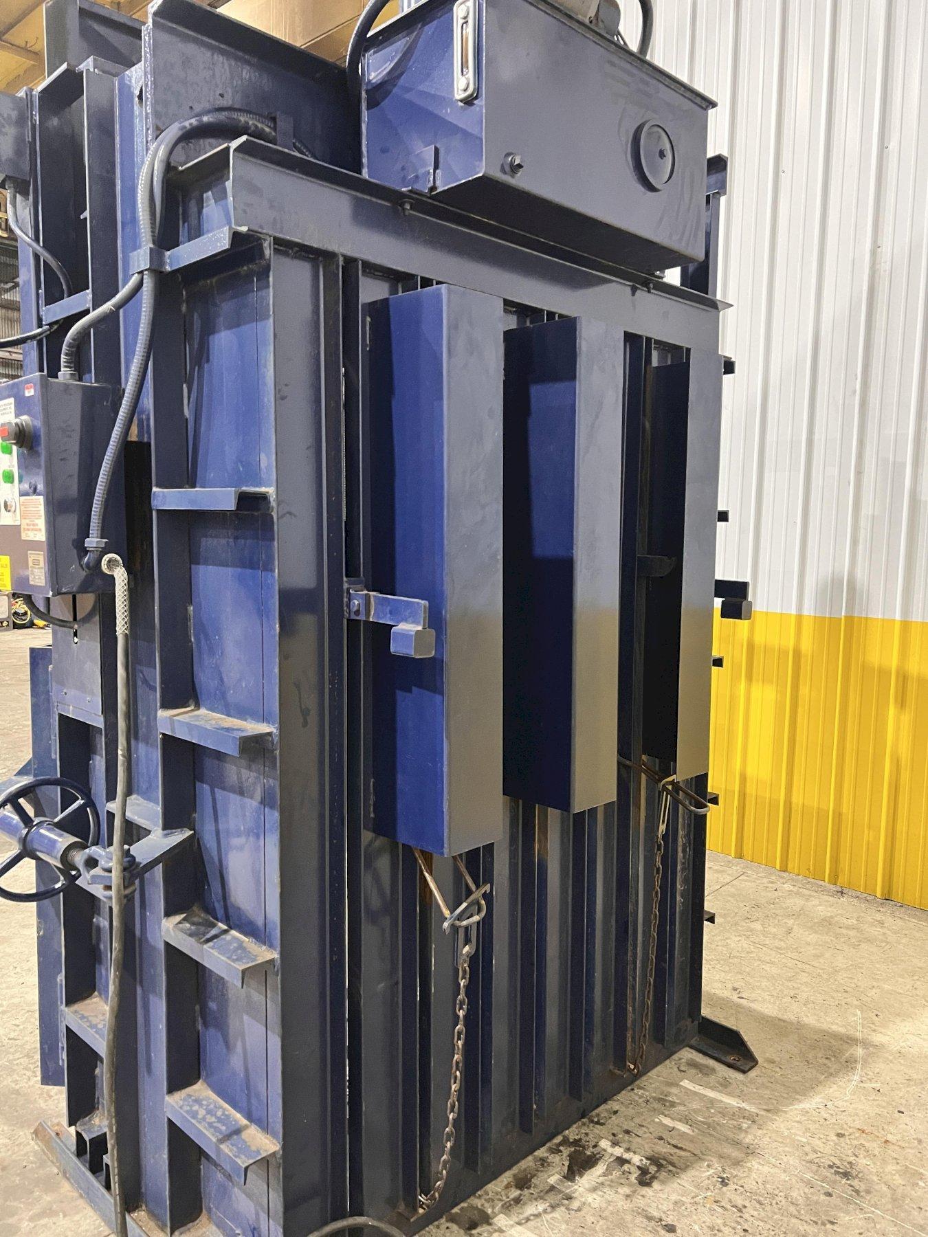 MAX-PAK VERTICAL BALER: STOCK #22147