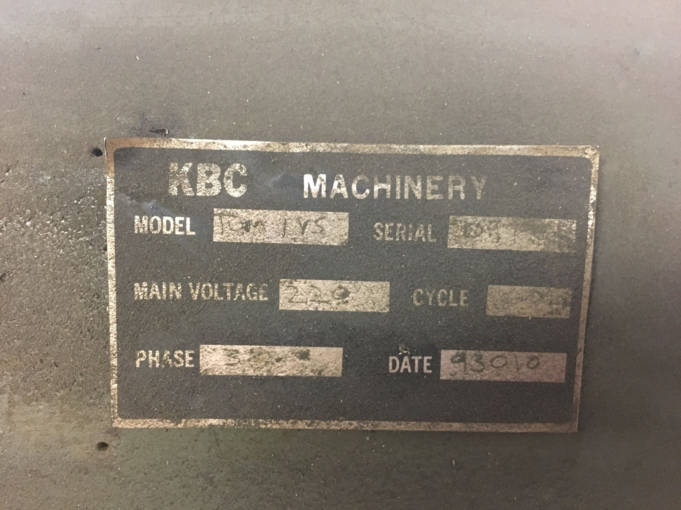 KBC Model TUM-1VS Vertical Milling Machine, S/N 0977 – for parts | AMC