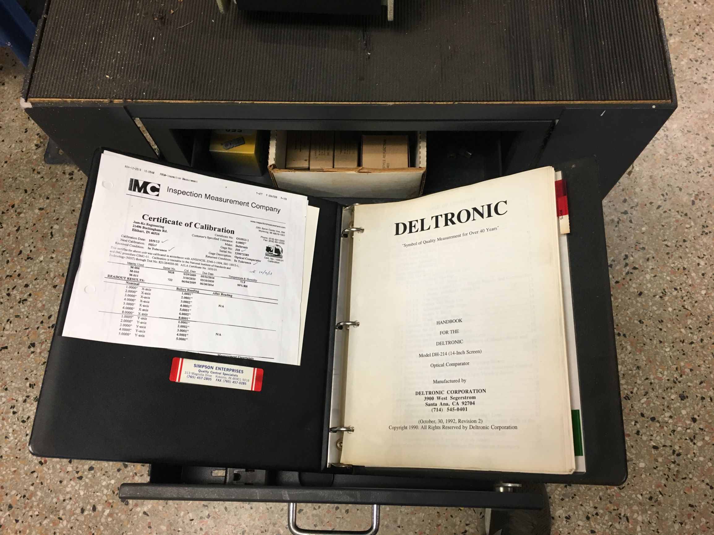 14″ DELTRONIC Model DH214 Optical Comparator, S/N 239073289. | AMC