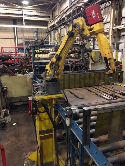 Fanuc Arcmate 120ic Robot W/ Lincoln i400 Welder | G-2000 Inc.