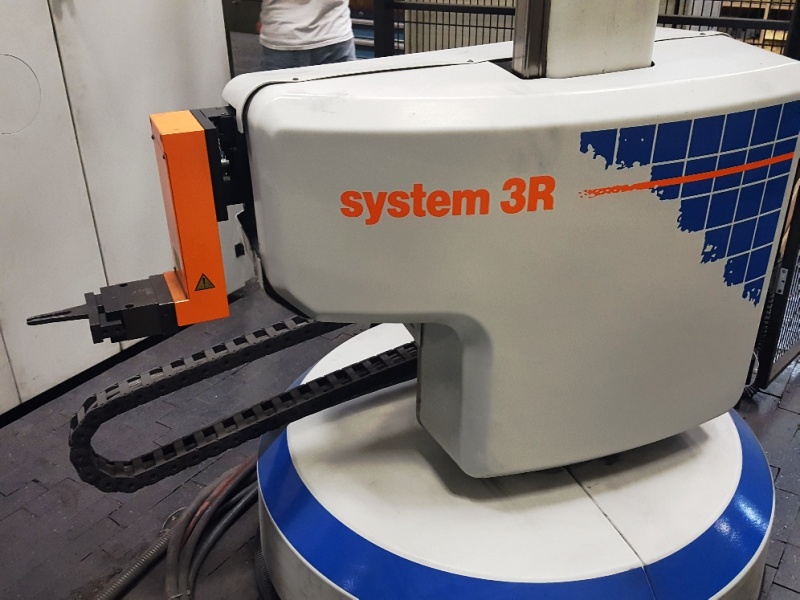 MAKINO SNC64 HIGH SPEED GRAPHITE VERTICAL MACHINING CENTER | Blumberg ...