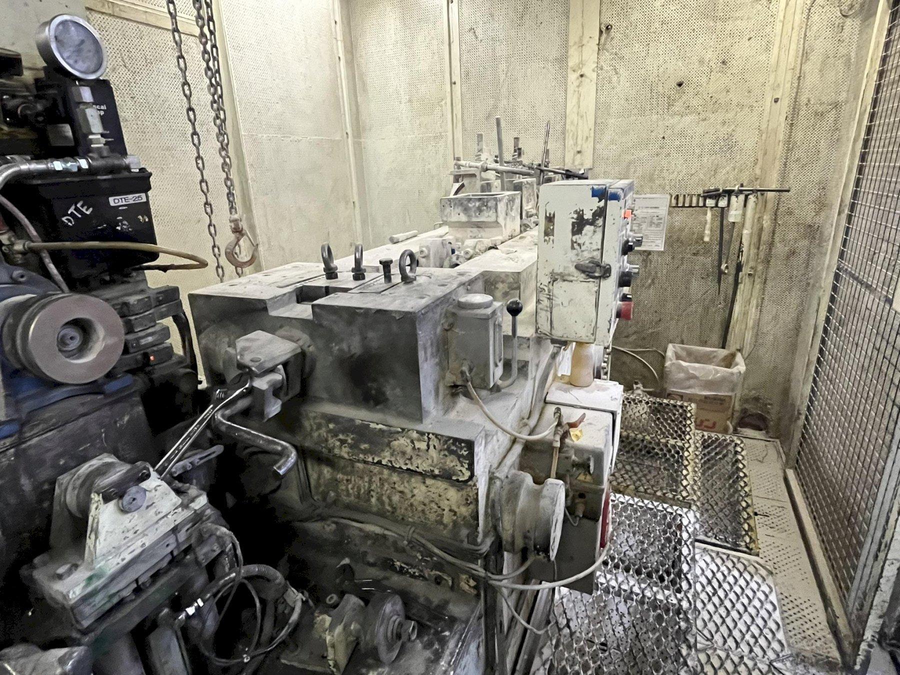 1 1/4″ National Model 1250 Five Die Cold Former | Hariton Machinery ...