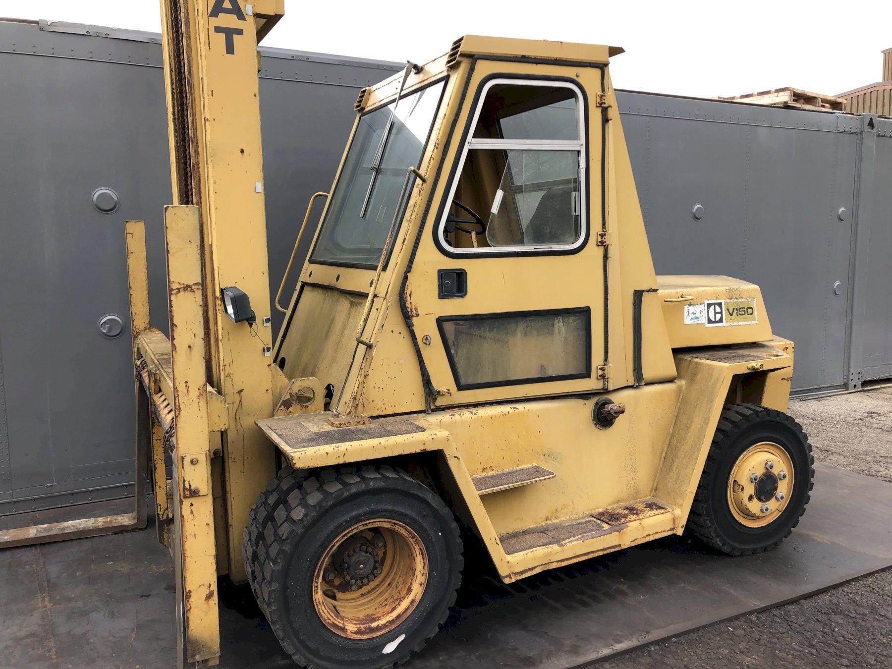 15,000 LBS CAT MODEL V150 ENCLOSED CAB DIESEL FORKLIFT: STOCK #16933