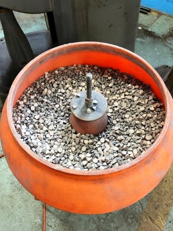 18″ ROTOMATIC VIBRATORY FINISHER | Blumberg Machinery Co.