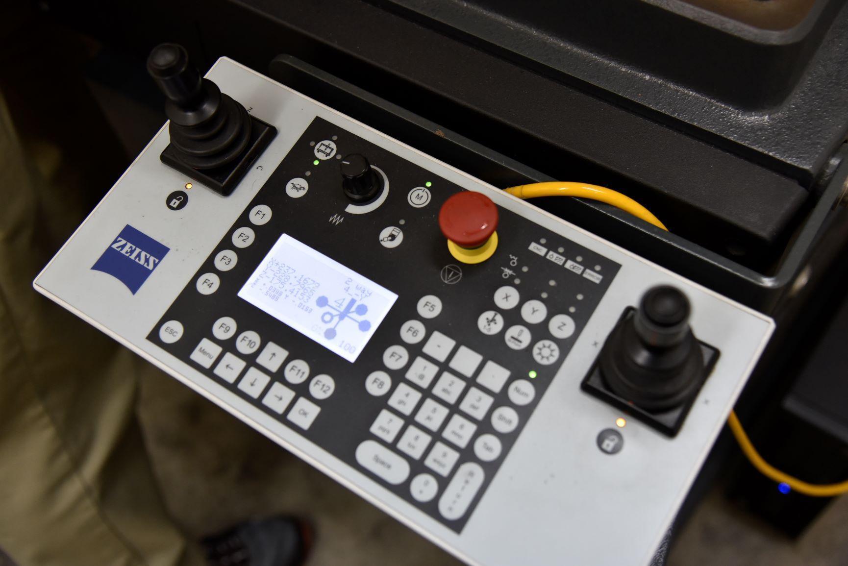 Zeiss Duramax 5/5/5 DCC Coordinate Measuring Machine (CMM) (#33340 ...