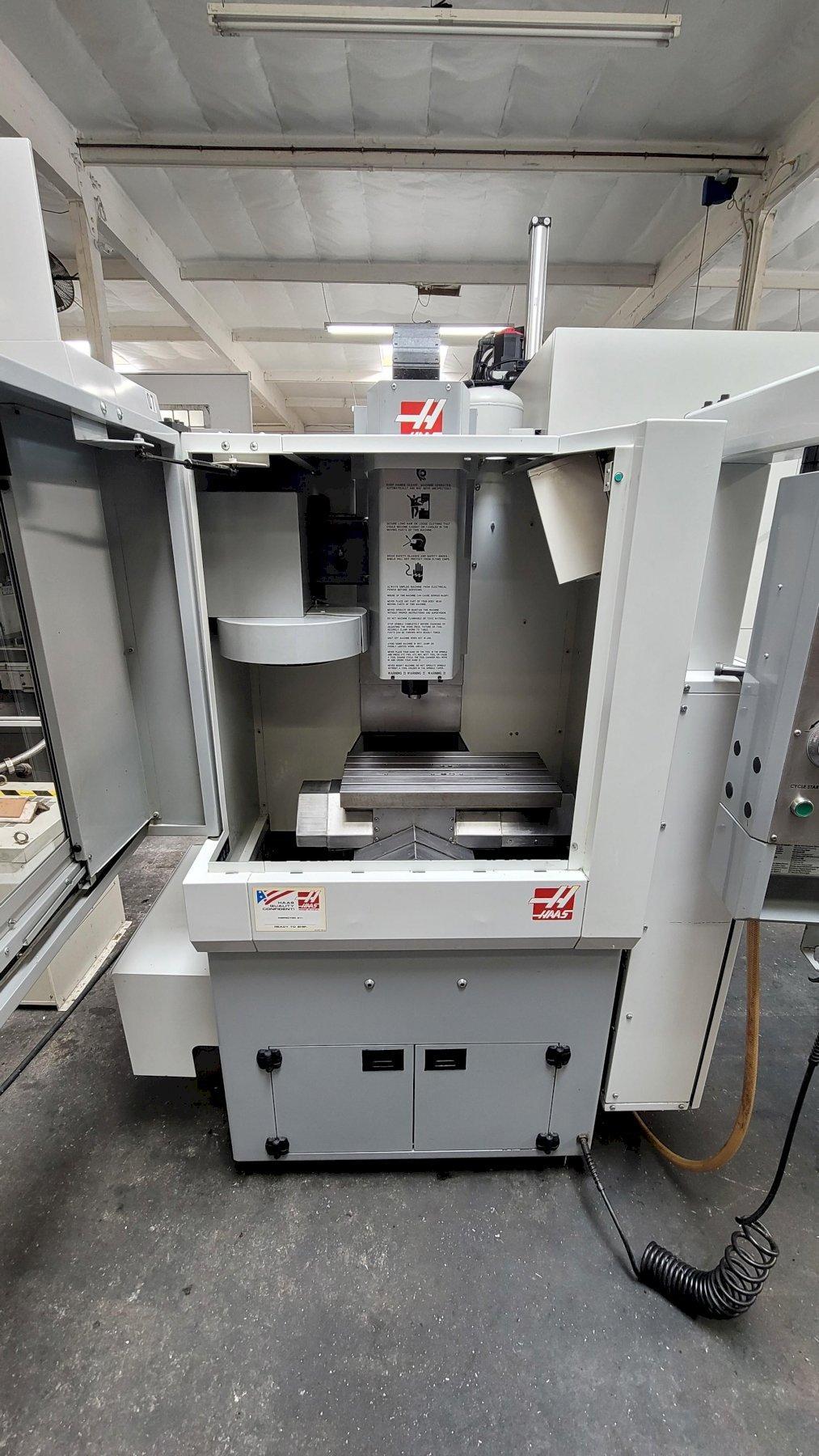 Haas OM-2A Shop Mill 2006 with: 20 Position ATC, USB, Coolant System ...