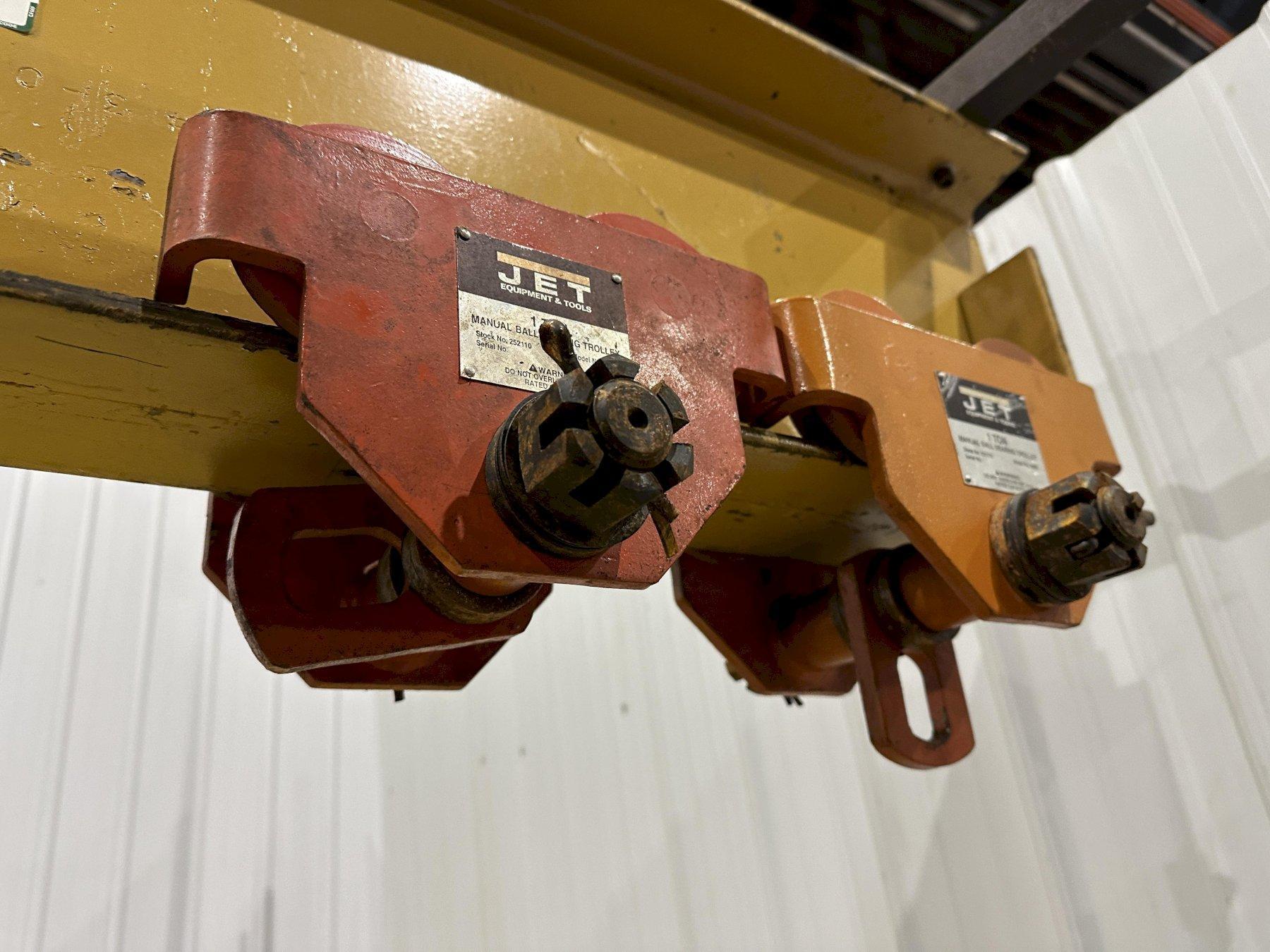 1 TON CONTRX WALL MOUNTED SWING JIB CRANE & 1 TON CM HOIST: STOCK #21828