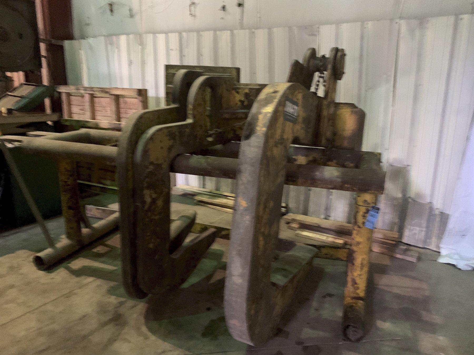 LARGE CAPACITY CRANE C-TYPE COIL HOOKS WITH STAND: STOCK #11370