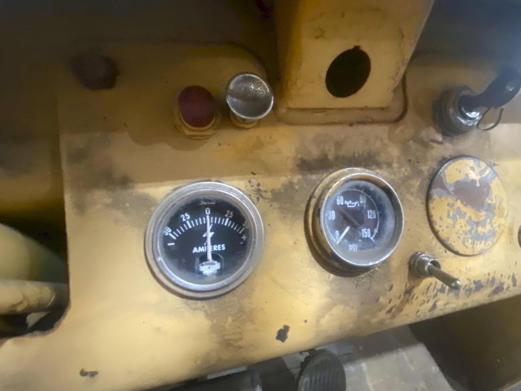 16,000 LBS CLARK FORKLIFT: STOCK 18688