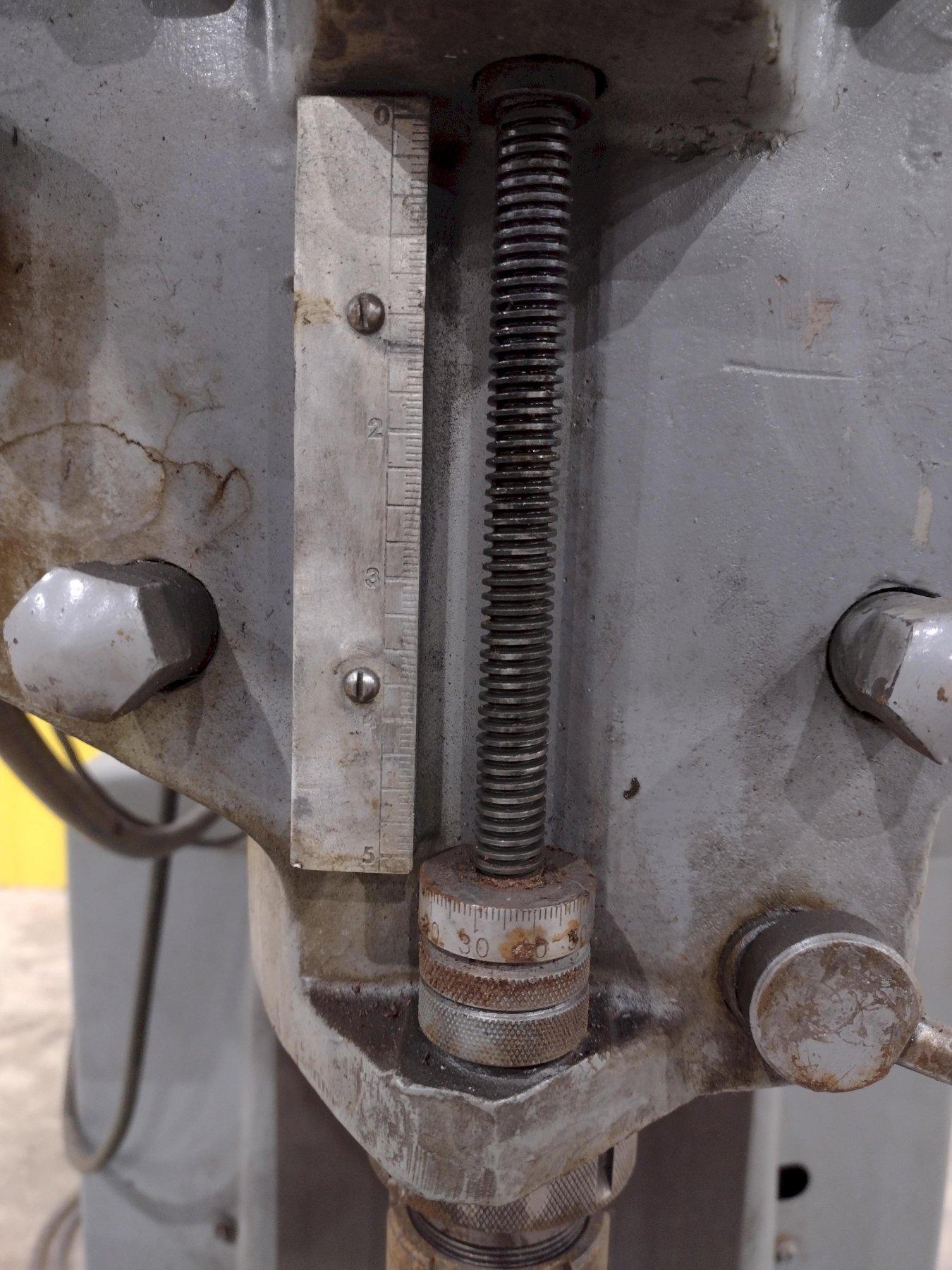 BRIDGEPORT SERIES II VERTICAL MILLING MACHINE: STOCK #20606