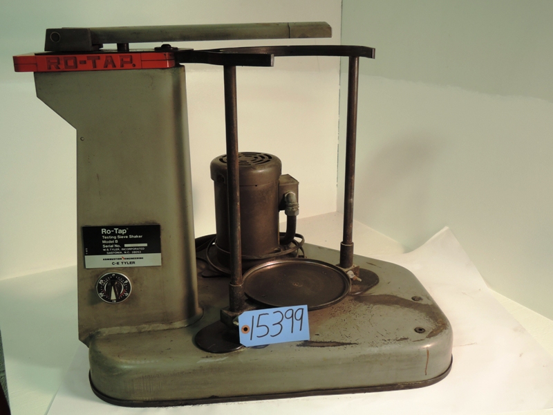 TYLER MODEL B RO-TAP SIEVE SHAKER WITH SCREENS S/N 9843