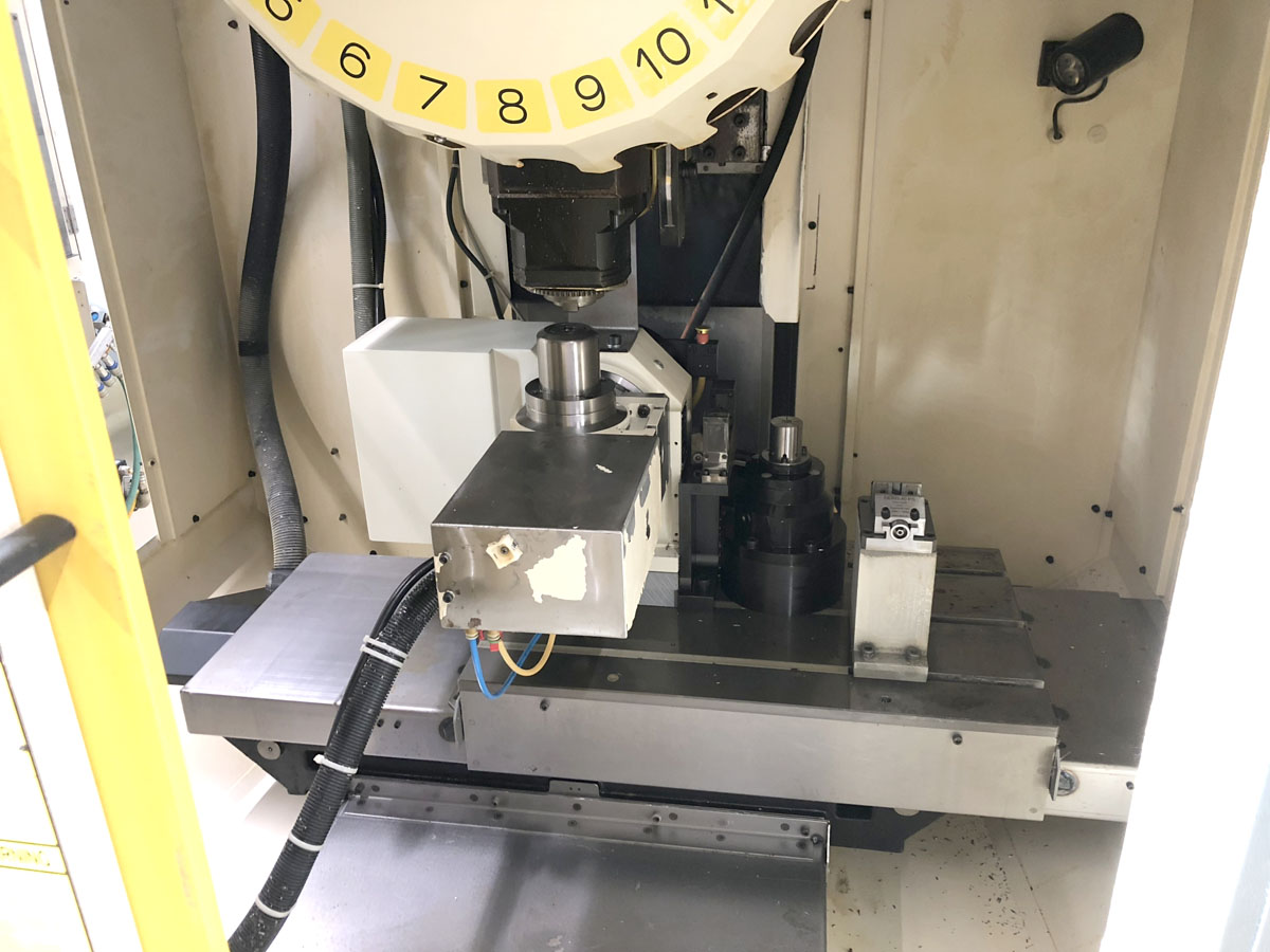 Fanuc Robodrill CNC Vertical Machining Center equipped with 4th & 5th ...