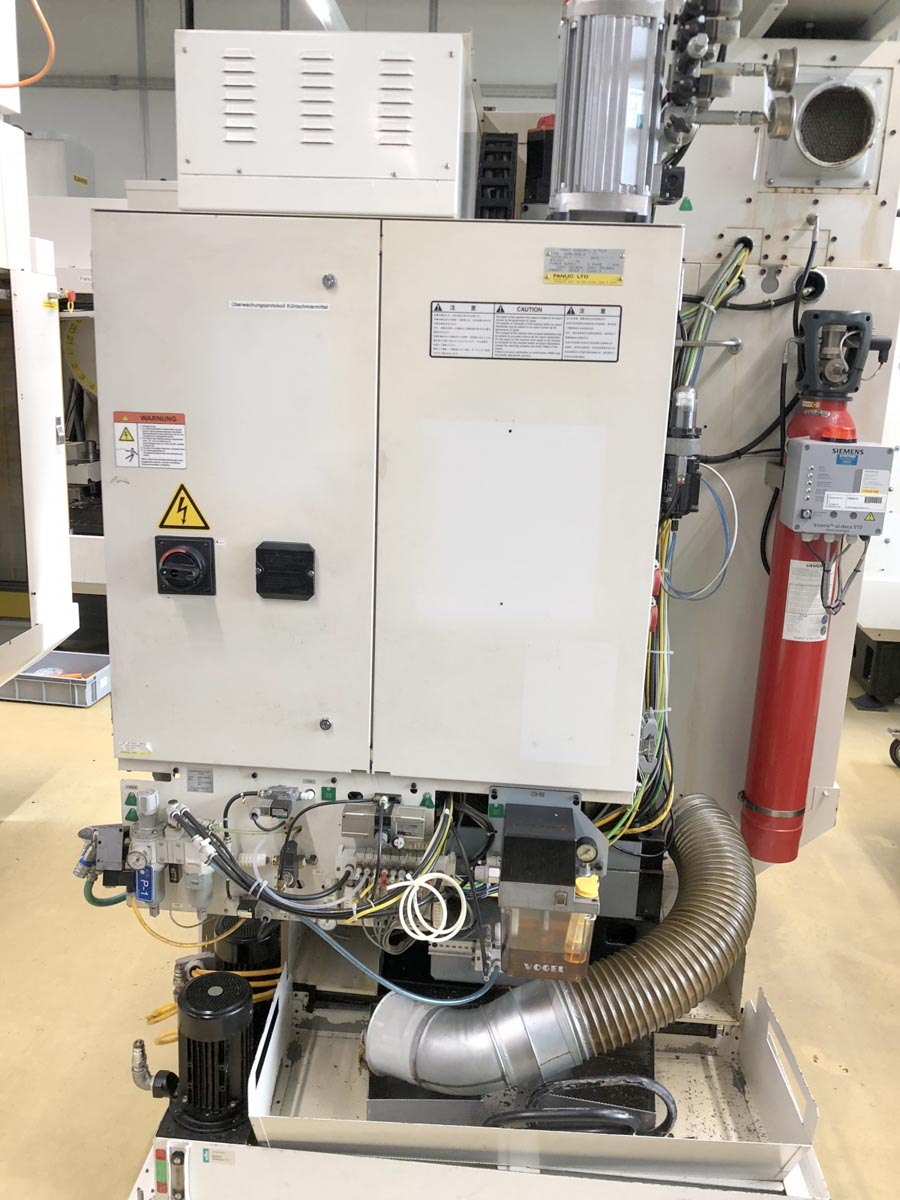Fanuc Robodrill CNC Vertical Machining Center equipped with 4th & 5th ...