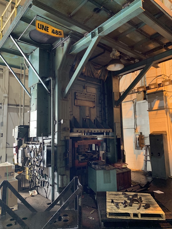 800 Ton Verson S1-800-72-72T Straight Side Press | G-2000 Inc.