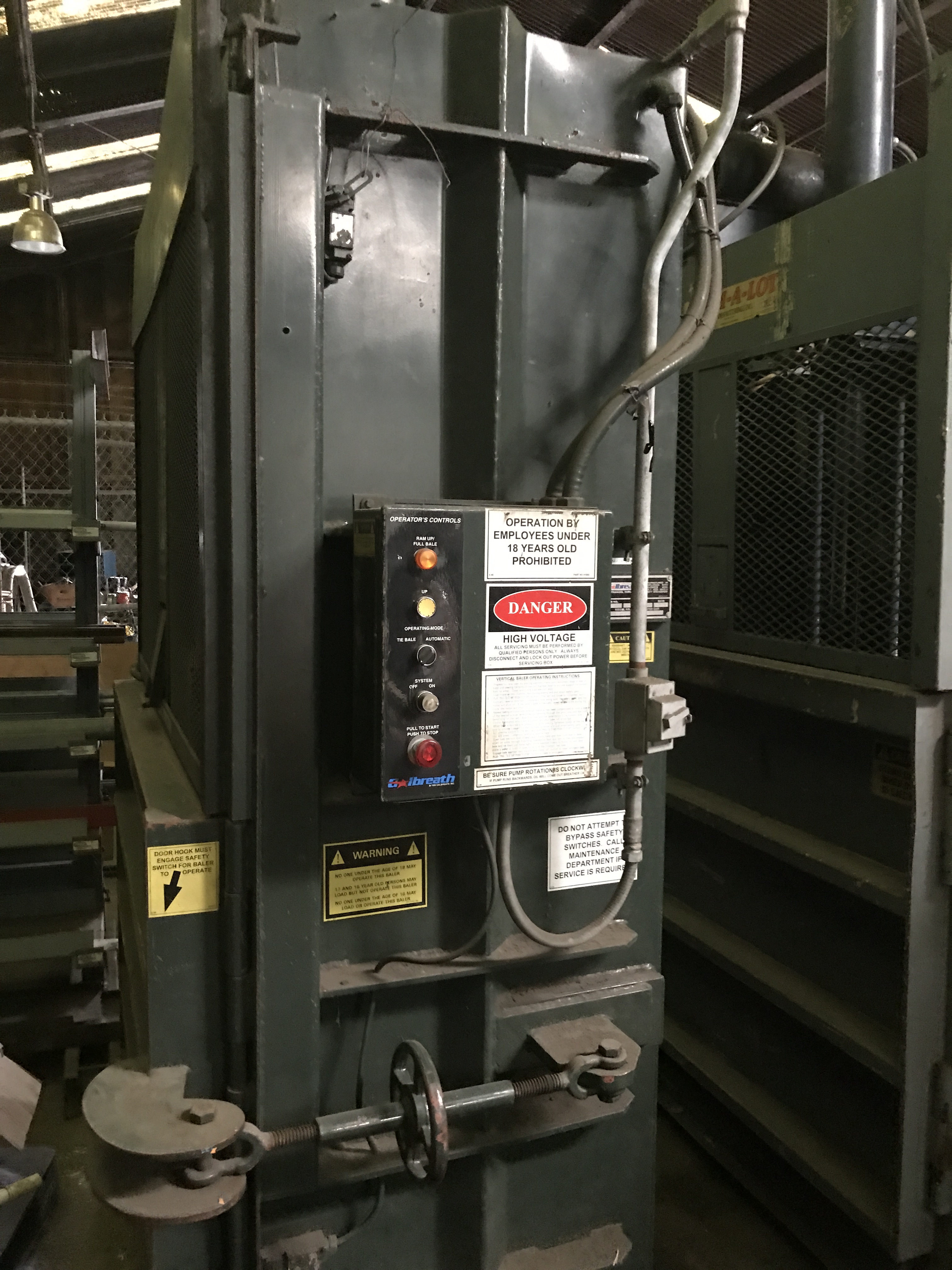 Galbreath VB1605 Vertical Baler | G-2000 Inc.