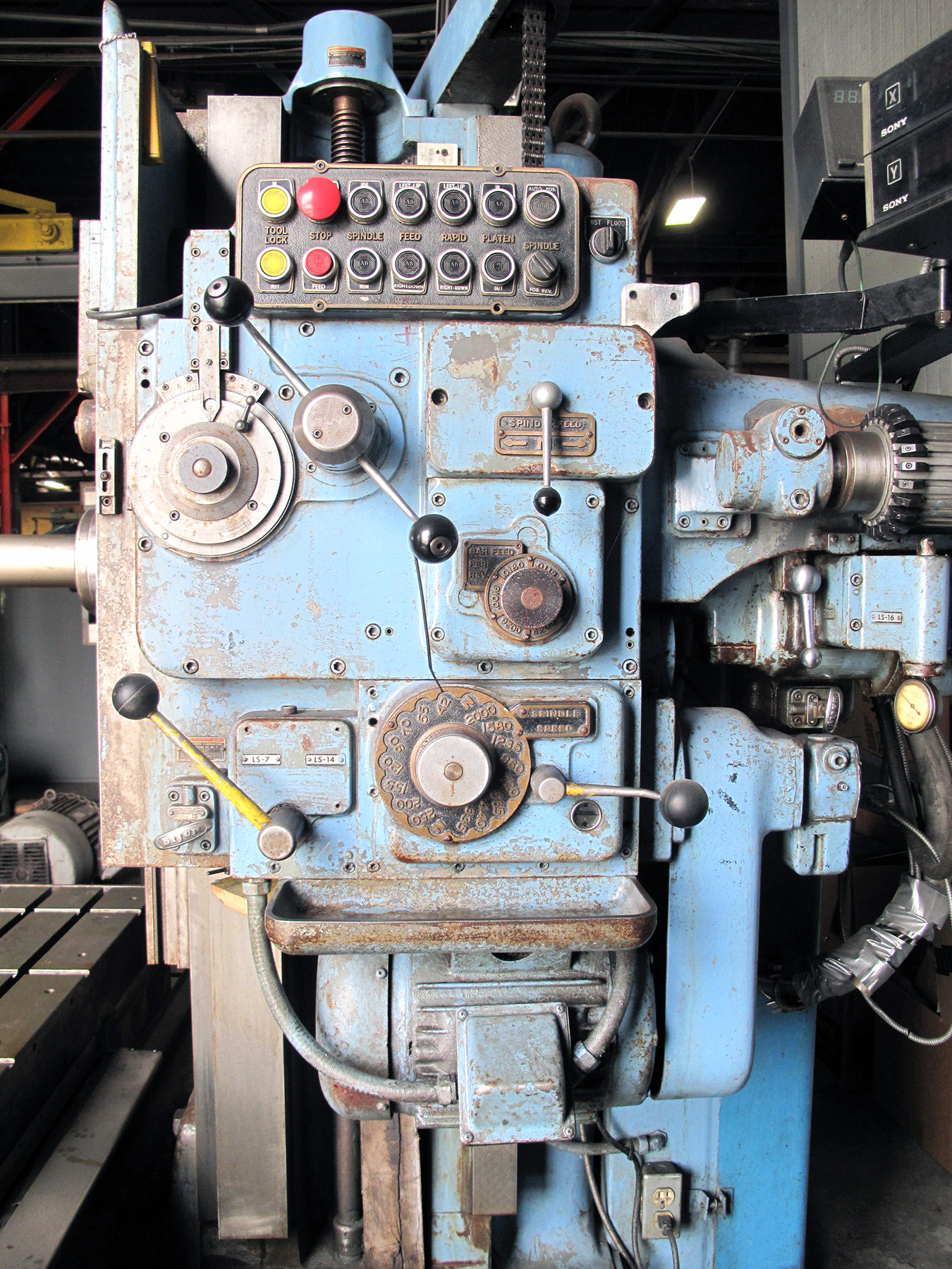 USED, 2-1/2″ DEVLIEG MODEL 2B-36 JIG MILL | Harris Machine Tools