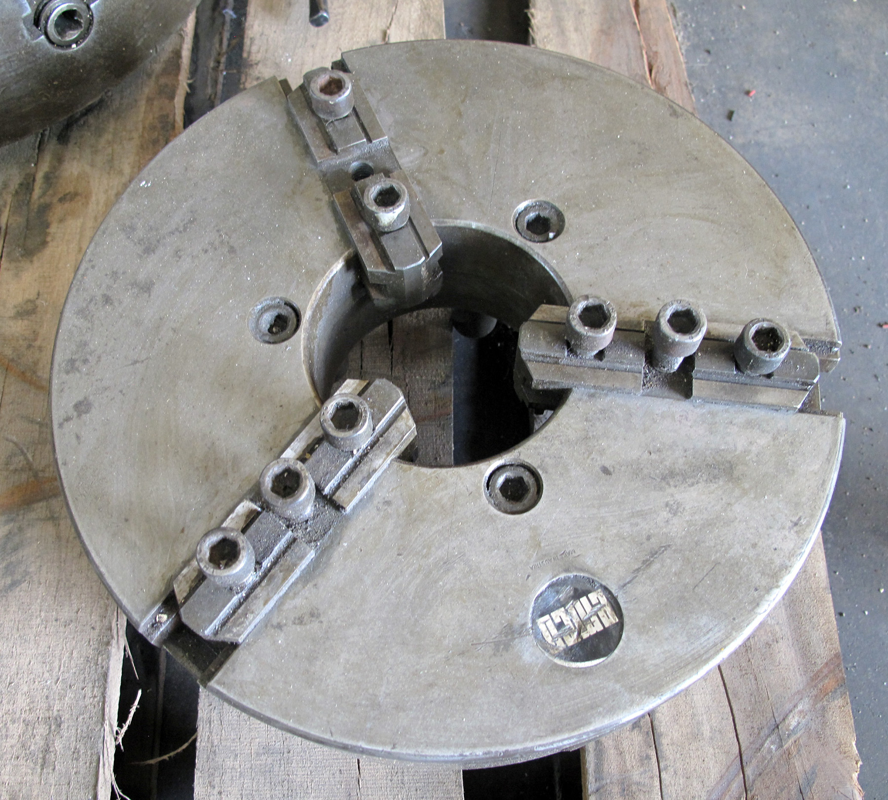 USED, 12-1/2″ 3-JAW CHUCK, 4″ THRU-HOLE, D-8 CAM LOCK, 2 PIECE JAWS ...