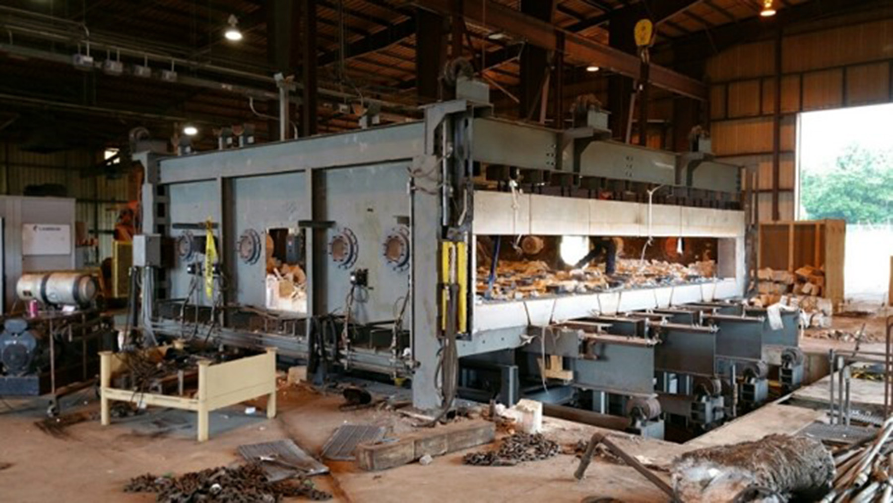 USED, 2000 DEG. F PLATE FURNACE WITH AUTOMATED WALKING BEAM PASS ...