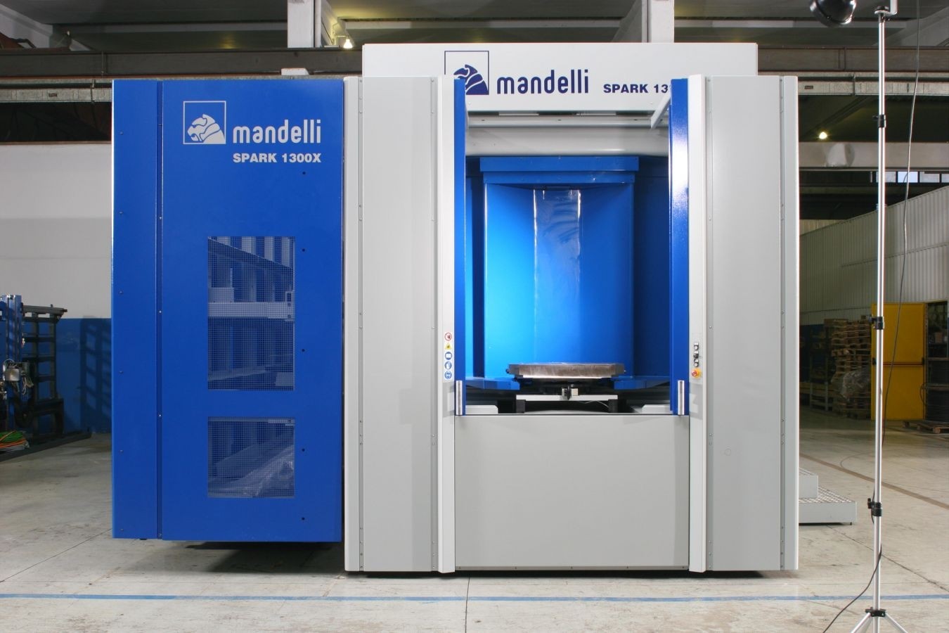Mandelli-5 Axis CNC Mills | Machine Tool Supply | Orca Machine Tools, Inc.