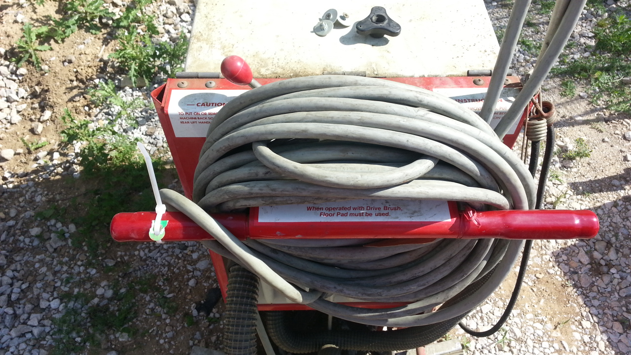 (1) PREOWNED CRAFTSMAN PULLMAN HOLT ELECTRIC SCRUBBER, MODEL #: ES2000 ...